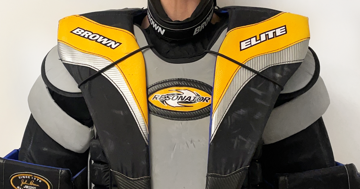 How to fix old droopy shoulder wings - Brown Hockey